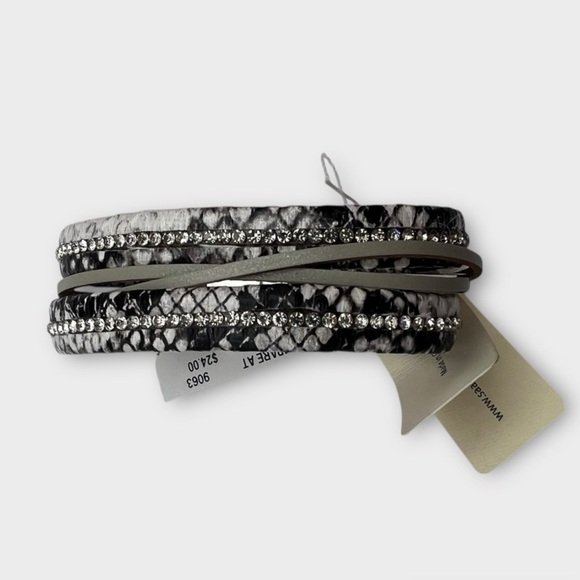 SAACHI | Jewelry | Nwt Saachi Magnetic Cuff Bracelet | Poshmark